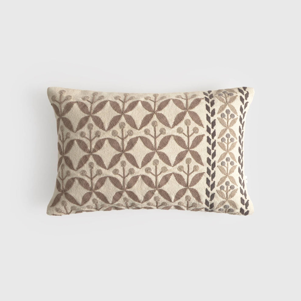 Funda de cojín bordado geométrico Lalalart color marron beige – Textura ...
